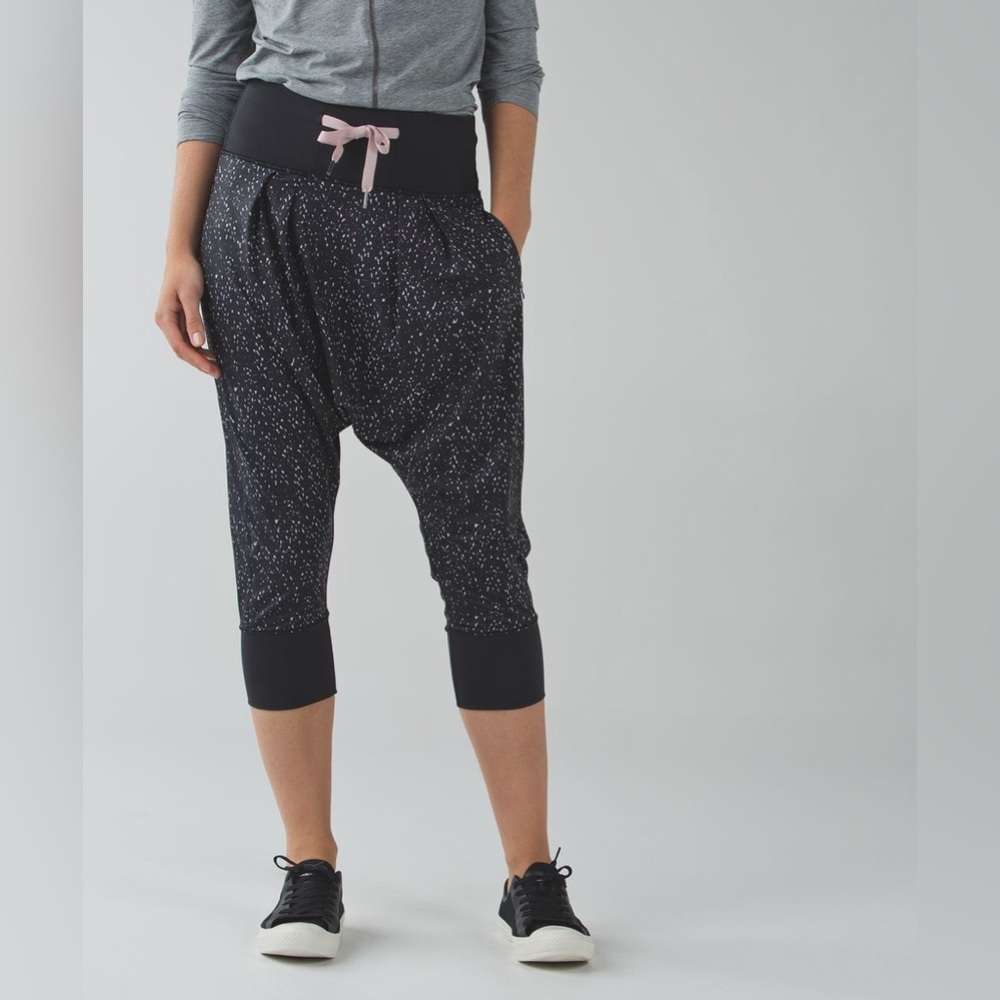 Lululemon Drop It Crop Butterfly Texture Mink Berry B… - Gem